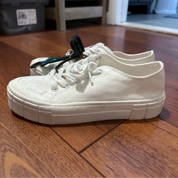 Mad Love | Shoes | Mad Love White Sneakers | Poshmark